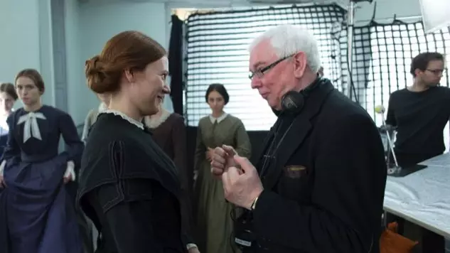 Režiser Terence Davies govori o adaptaciji Emily Dickinson in opazovanju nad pustolovščino