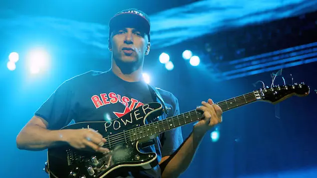 Barka da ranar haihuwa, Tom Morello! Kalli Rage Agains Cikakken Saitin Injin a Woodstock '99