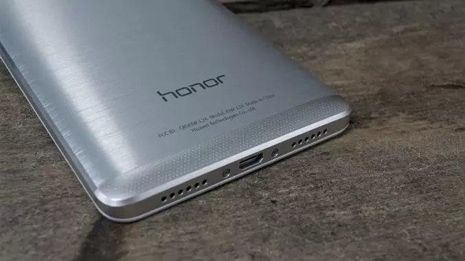 Huawei-ren Honor 5X-ren 5 hasierako inpresioak