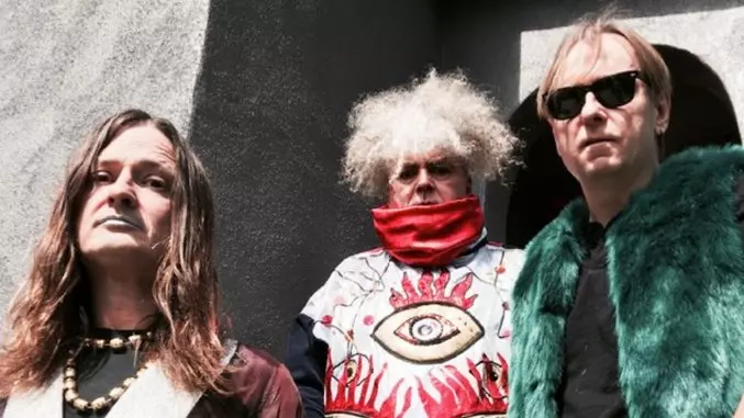 The Melvins Talk Basses Tải, Ba người đàn ông và một em bé và hơn thế nữa