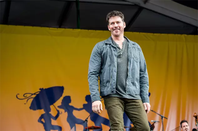 Foto: New Orleans Jazz & Heritage Festival Day One ak Leon Bridges, Harry Connick Jr. ak NAS 128257_9