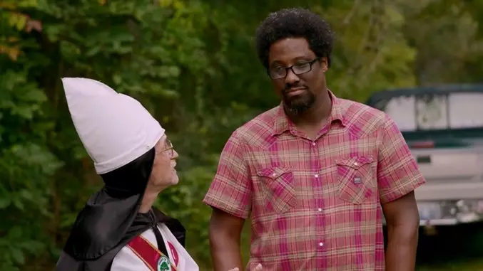 W. Kamau Bell o'zining yangi CNN ko'rsatuvida Klan bilan to'qnash keldi