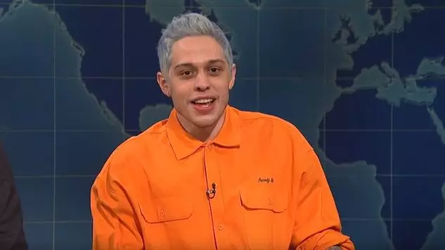 Pete Davidson talar um Ariana Grande (og, jú, aðallega pólitík) á SNL