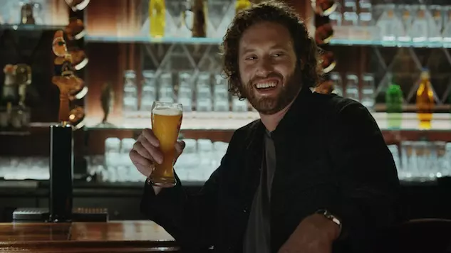 TJ Miller talar um ódýrt vín, Silicon Valley og Super Bowl auglýsingar