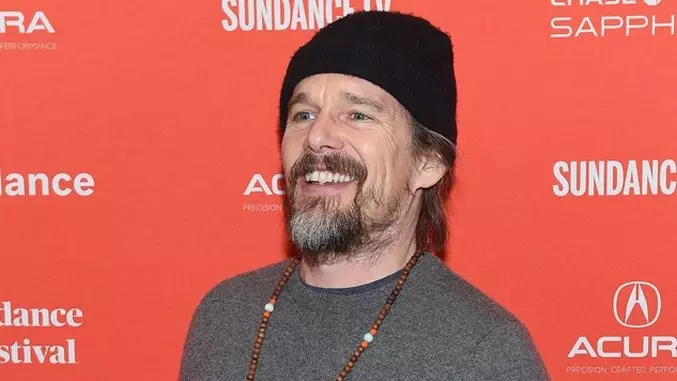 Ethan Hawke span weer saam met Blumhouse vir Horror Film The Black Phone