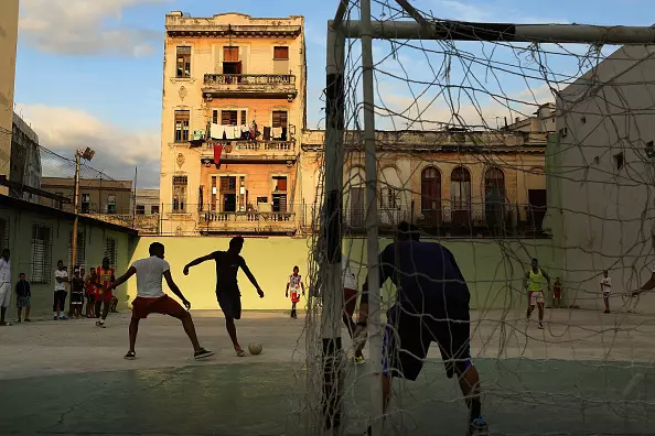 Een korte geschiedenis van Cubaanse voetbaloverlopers 21162_4