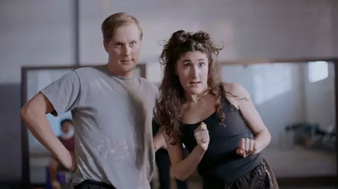 Kate Berlant naJohn Kwekutanga Kugadzira Surreal, Kusagadzikana Komedhi paZvingakuuraya Iwe Kuti Useke?