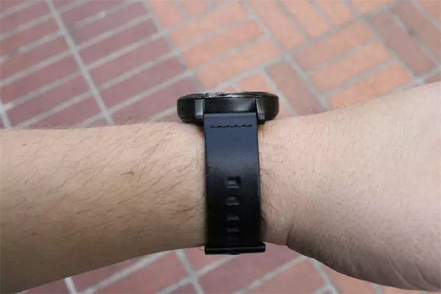 Recenze Moto 360 (2015): The Desire of My Wrist 21412_12