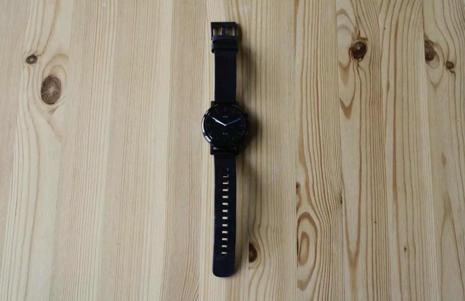 Moto 360 (2015) Review: The Desire of My Wrist 21412_6