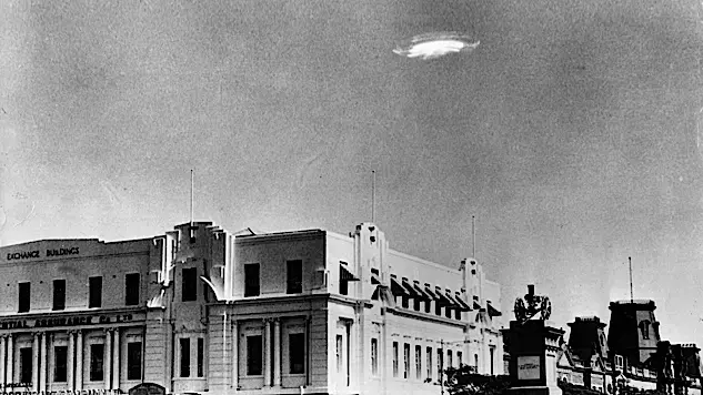 Segala Sesuatu Yang Lain Adalah Partisan. Mengapa Bukan UFO?