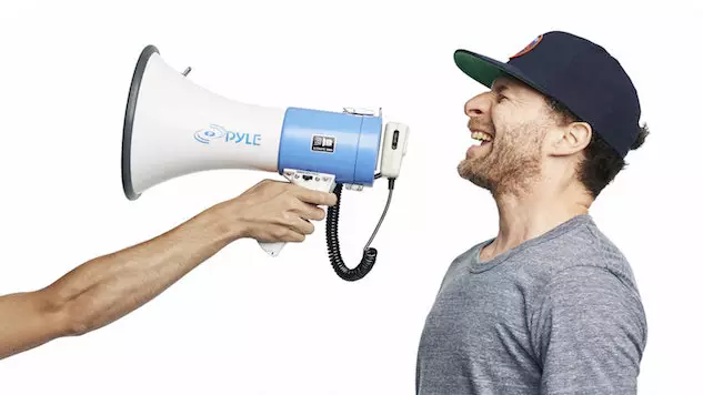 Jon Glaser Loves Gear estas Delightfully Stranga