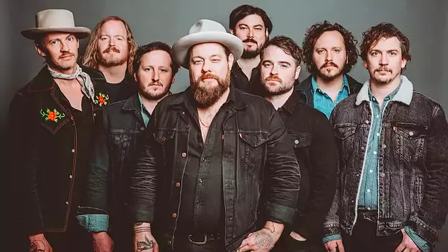 მოუსმინეთ Nathaniel Rateliff & The Night Sweats-ის Soulful-ის ახალ სინგლს "Coolin' Out"