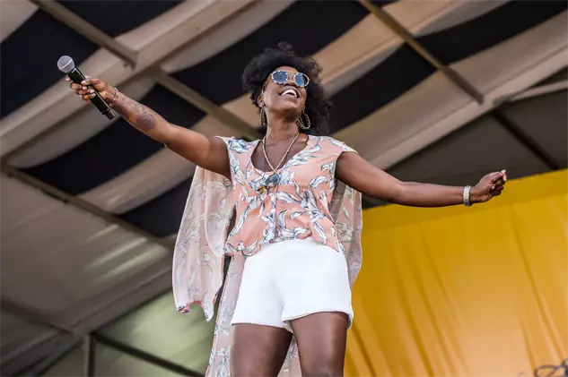 Fotografie: New Orleans Jazz & Heritage Festival Day Seven s Patti LaBelle, Buddy Guy a Kings of Leon 30269_11