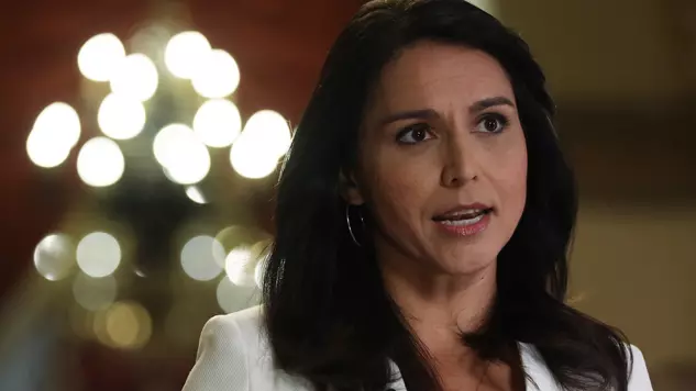 Bylinėjimasis vyksta: Tulsi Gabbard padavė į teismą Hillary Clinton 50 mln. USD šmeižto byloje