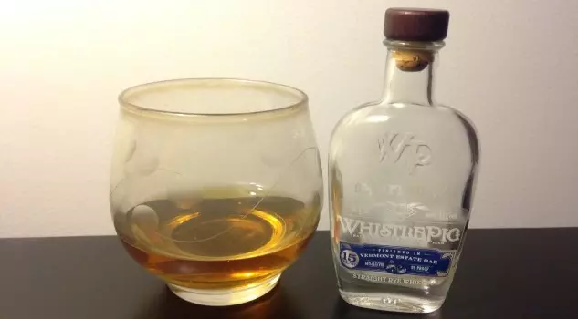 WhistlePig 15 жилийн үл хөдлөх хөрөнгийн царс хөх тариа виски тойм