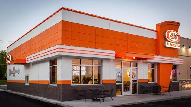 Aquí tes por que A&W sabe mellor en Canadá que nos Estados Unidos