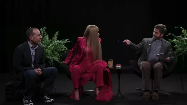 Zach Galifianakis visszahozza a két páfrány közé, hogy húzza Jerry Seinfeldet, Rain dicséri Cardi B-t