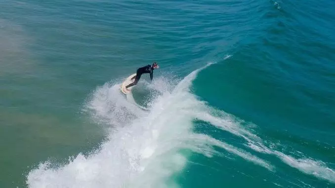 Surf's Up, Y'all: Un ghid pentru surfing în Texas