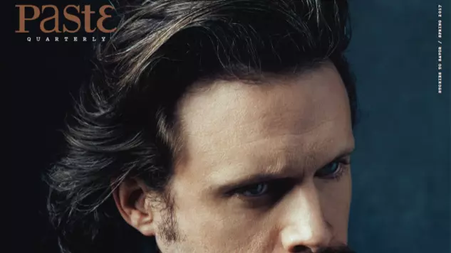 Odhalení obálky čtvrtletního vydání Paste č. 1: Otec John Misty