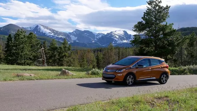 Off The Grid: Fördelarna (och utmaningarna) med elbilscamping i Klippiga bergen