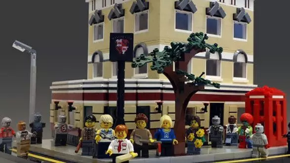 Brick by Brick: 30 Movies Seen through the Lens of LEGO 42344_4