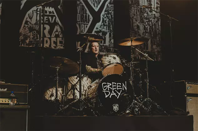 Live Photos: Green Day en Giant Bunnies Storm Detroit 48919_11