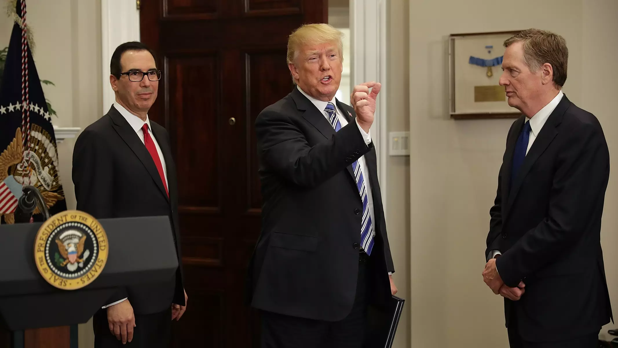 Geheime IRS-memo oor Trump se belastingopgawes bestraf Trump en Steve Mnuchin se verskonings heeltemal om hulle weg te steek