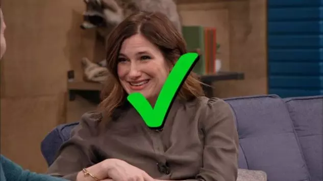 Komedijos sprogimas! Bang! Apžvalga: „Kathryn Hahn...