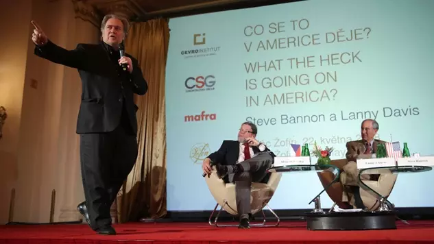 Obsesia presei cu Steve Bannon demonstrează că încă nu au învățat cum se răspândesc ideile