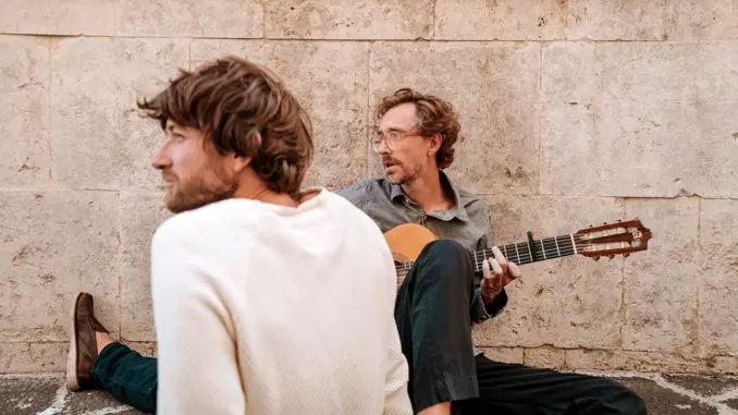 Kings of Convenience သည် 12 နှစ်အတွင်း ပထမဆုံး အယ်လ်ဘမ်အသစ်ဖြစ်သော ငြိမ်းချမ်းရေး သို့မဟုတ် အချစ်ကို ကြေညာသည်။