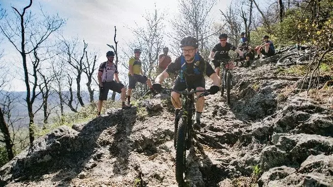 Wéi Präis-Zouschlag Chef Justin Severino fënnt Gläichgewiicht Mountain Biking