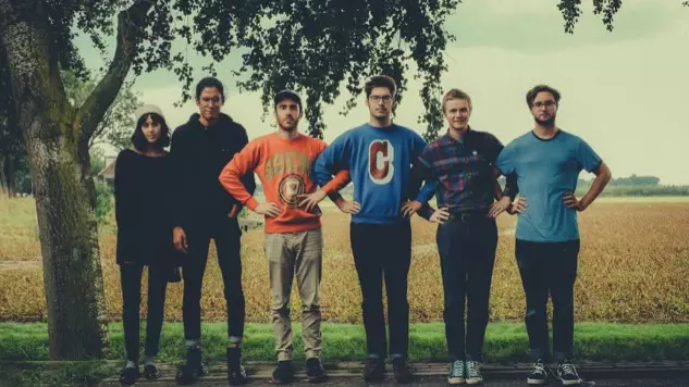 Pinegrove gefur sjálf út þakglugga í þessari viku