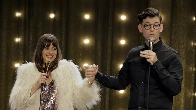 Natasha Leggero och Moshe Kasher gör poäng på The Honeymoon Stand Up Special