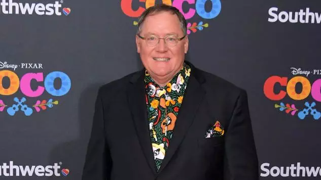 Il regista di Toy Story, il capo della Pixar John Lasseter Takes