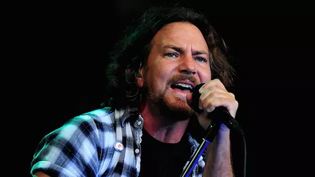 Даҳ асари Pearl Jam 27 сол пеш аз чоп баромад, як намоиши винтажро аз соли 1991 тамошо кунед