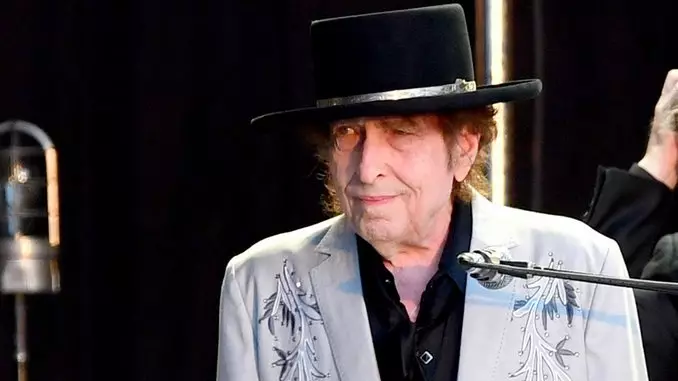 Bob Dylan Ngemot Akeh ing Cara Kasar lan Rowdy