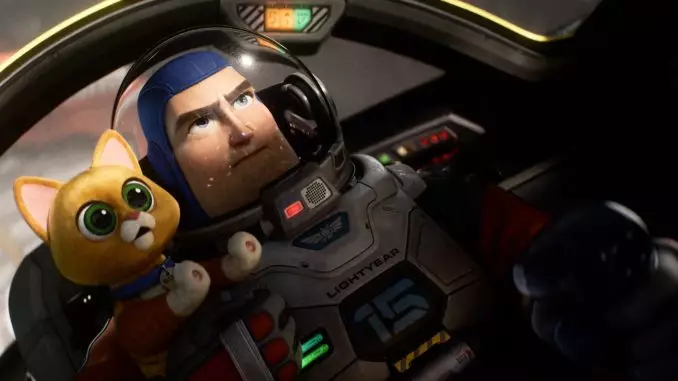 Lightyear-ın Pulpy Sci-Fi Macərası Pixar Formulasını Uğurla Tətbiq edir